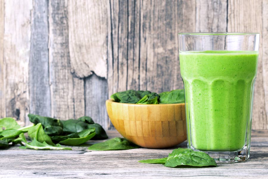 Les recettes de l'aromatologue Sylvie Rouen - Un jus vert detox hiver